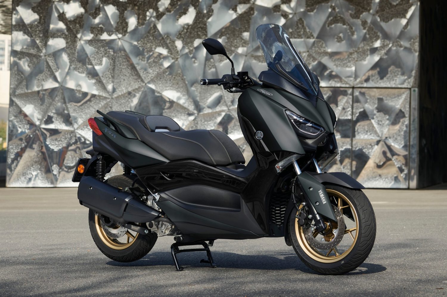2022 Yamaha XMAX 300 Tech MAX – Arena Motosikal