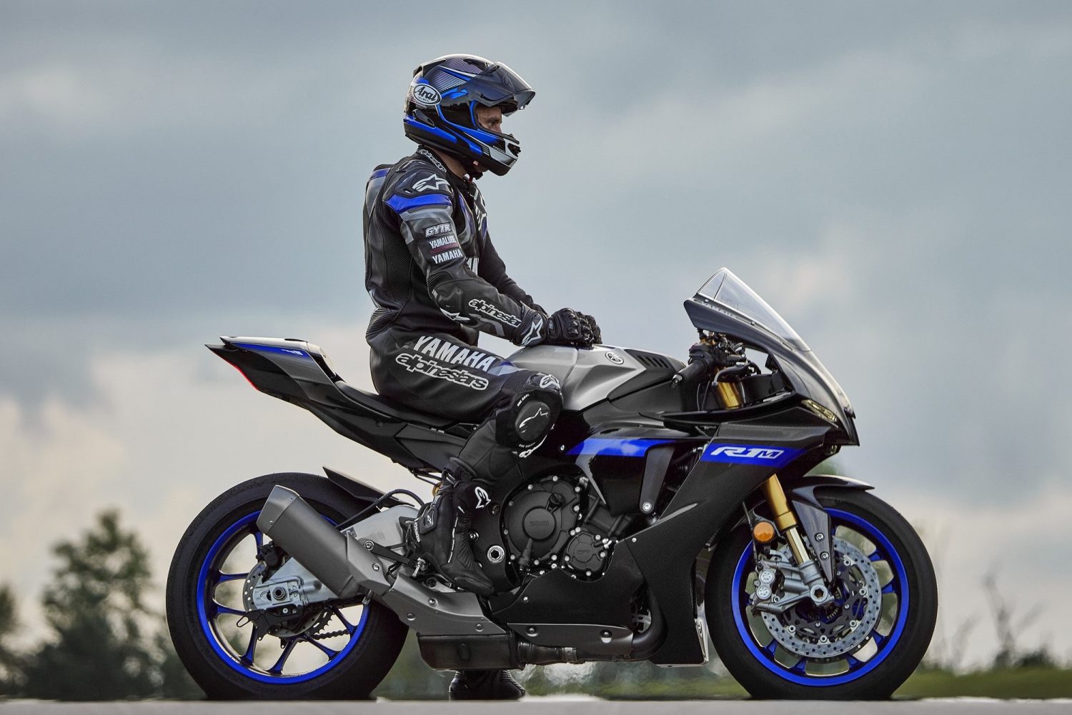 2023 Yamaha YZF-R1M – Arena Motosikal