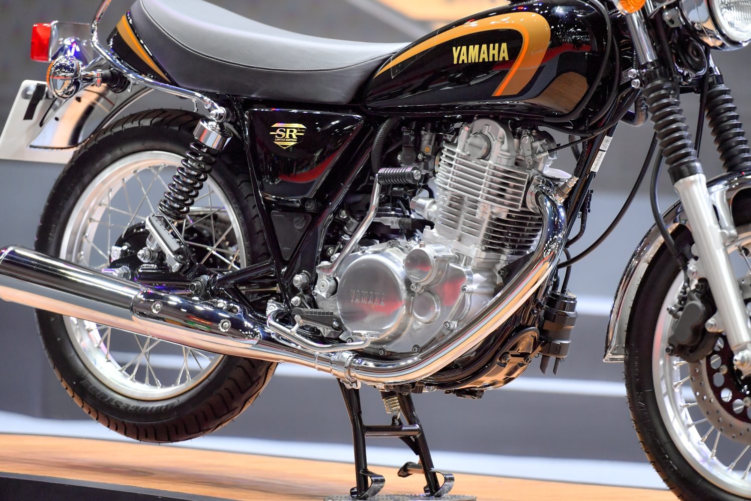 2022 Yamaha SR400 Black Gold Limited Edition – Arena Motosikal