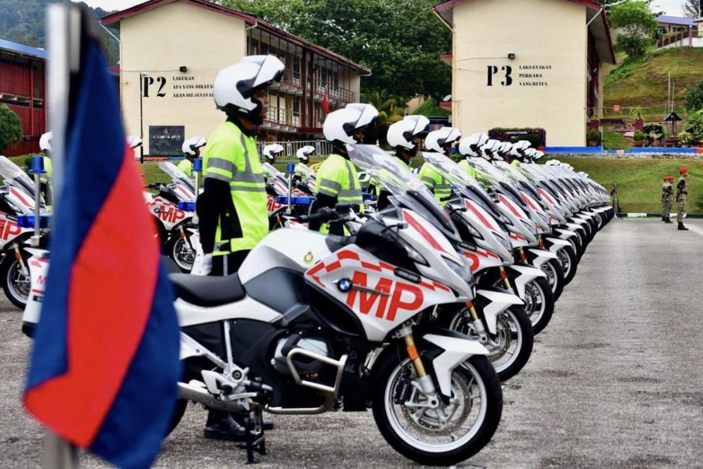 Kor Polis Tentera Diraja (KPTD) terima 40 buah model motosikal BMW ...
