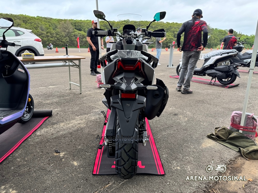 SYM ADXTG400 Adventure Scooter Arena Motosikal – 44 – Arena Motosikal
