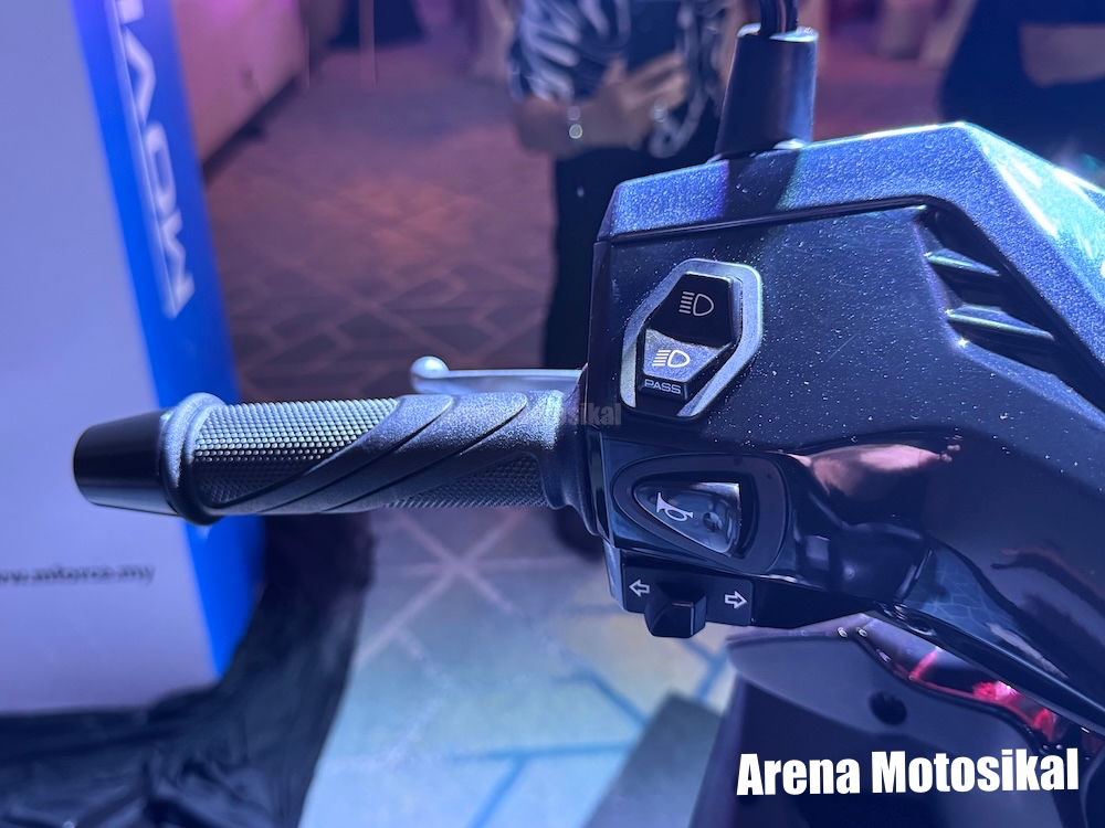 Cerita Gambar: SYM VFE 185i (2025) supermoped berwajah baru sudah tiba ...